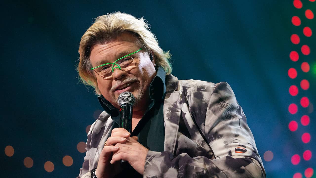 René Karst zong het liefst met gitaar en mocht Amalia tot zijn fans ...