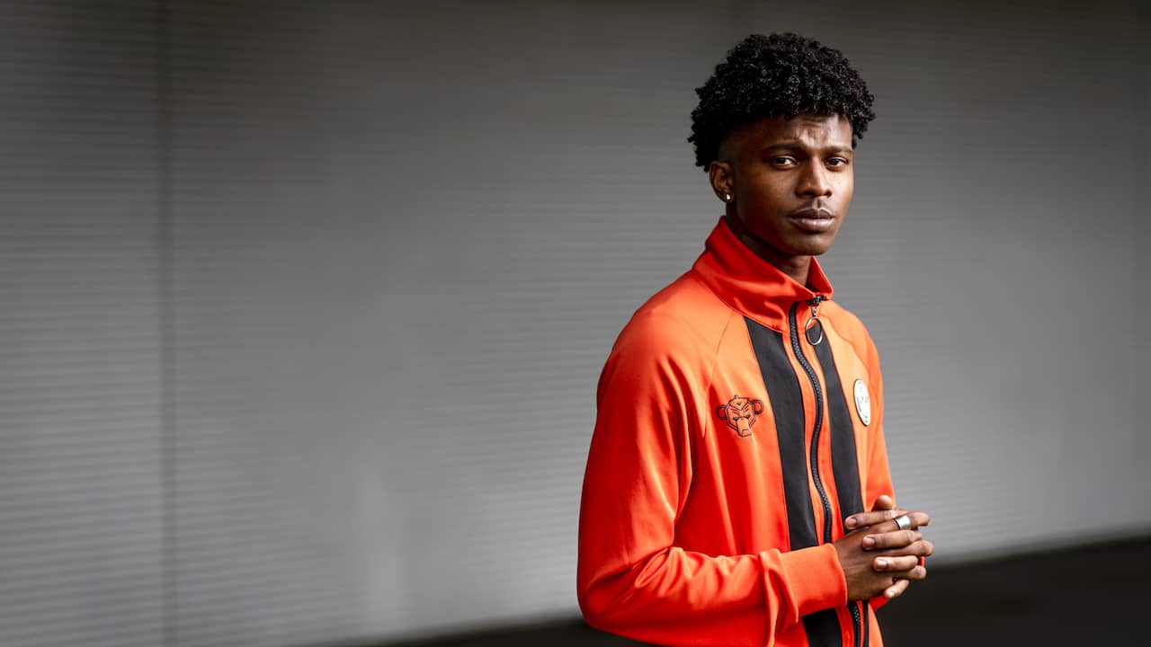 Toneelspeler Daniël Kolf wint Theo d'Or voor rol in De dood van Benny ...