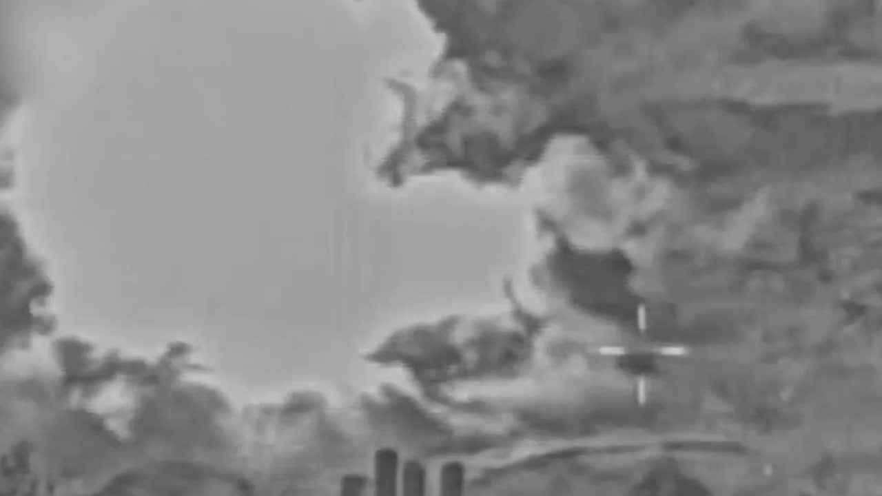 Israëlisch leger deelt luchtbeelden van aanvallen op Iran | NU.nl