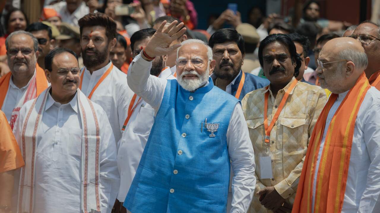 Modi beëdigd voor zijn derde termijn als premier in India | Buitenland ...