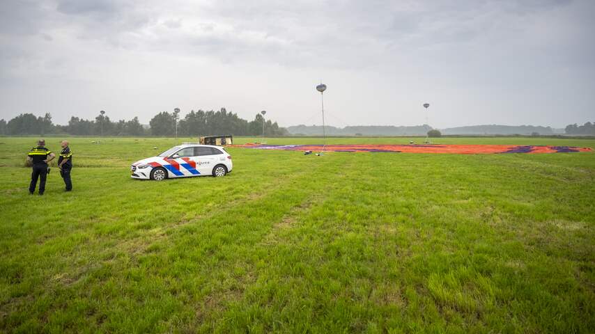 Luchtballon vertrok bij windstilte en kon niets doen tegen plotse ...