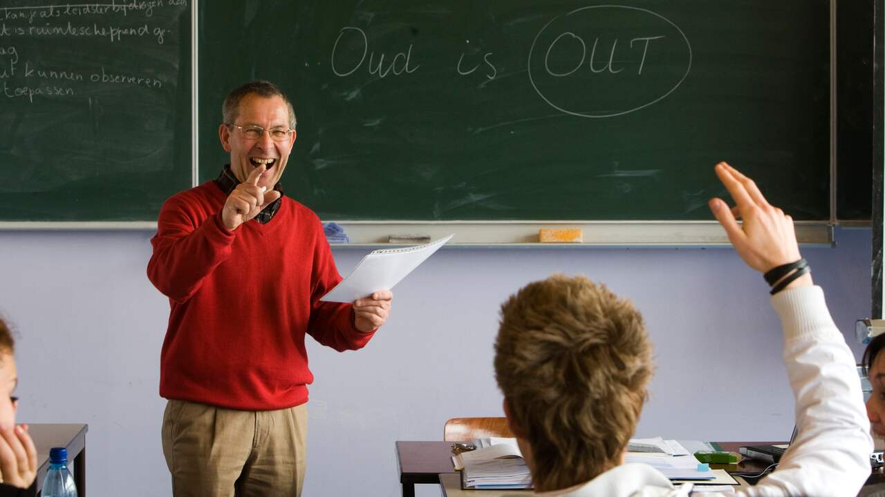 Meer gepensioneerde docenten voor de klas | Binnenland | NU.nl