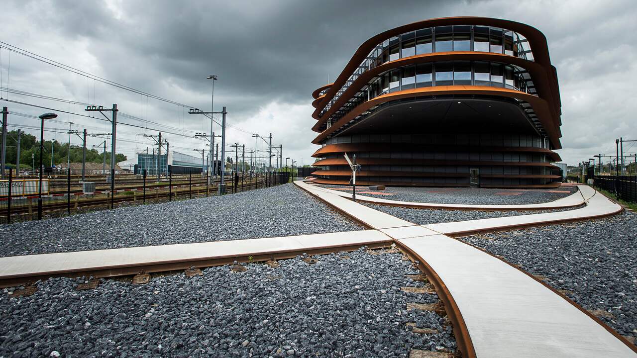Ondernemingsraad ProRail kritisch over plannen Dijksma | Politiek | NU.nl Ondernemingsraad ProRail kritisch over plannen Dijksma | Politiek | NU.nl