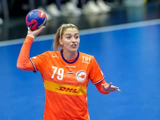 Polman keert met lach terug bij handbalsters: 'Maar ik heb slechte ...