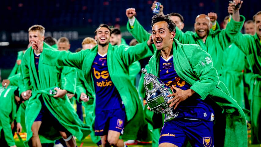 Eredivisie-climax en veerkracht Verstappen: het sportjaar in 25 foto's ...