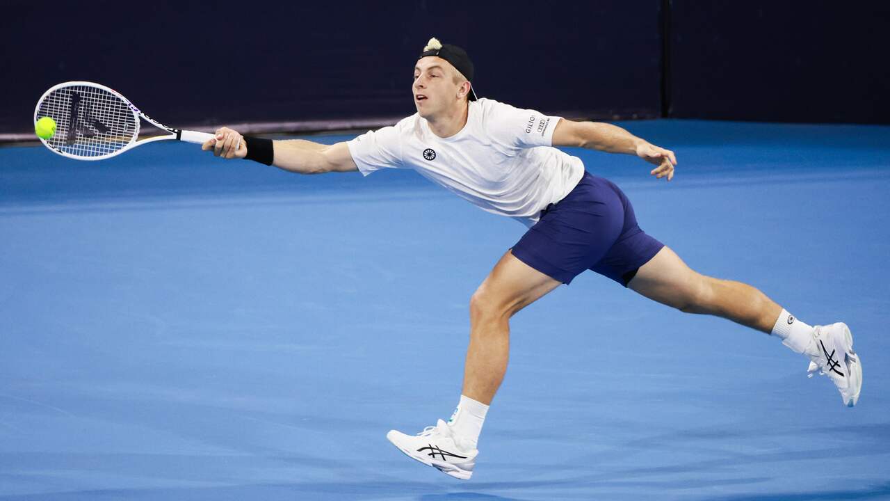Griekspoor verliest in 57 minuten kansloos van Alcaraz op ATP-toernooi Peking | Tennis | NU.nl