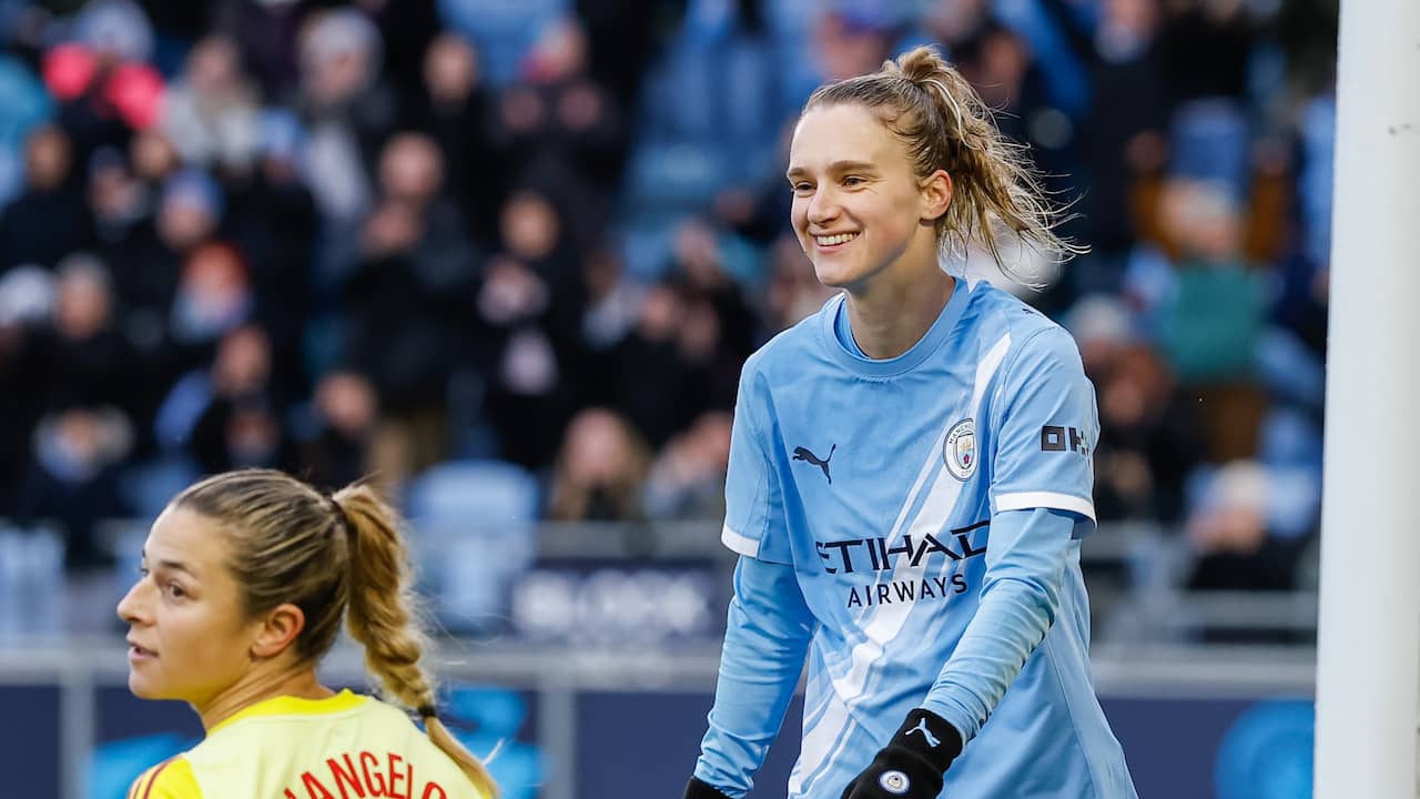 Miedema blijft jaar langer bij Manchester City: 'Er is geen plek waar ...