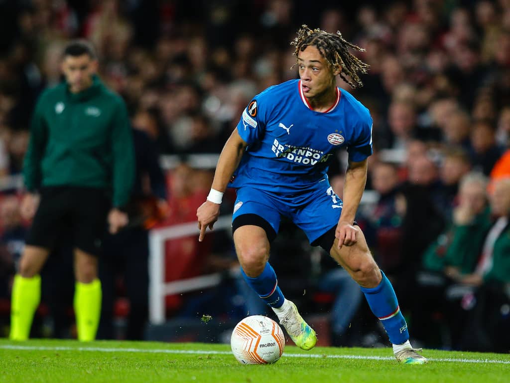 Van Instagram-koning naar Eredivisie-ster: Xavi Simons lost nu al belofte in | NU+ Voetbal | NU.nl
