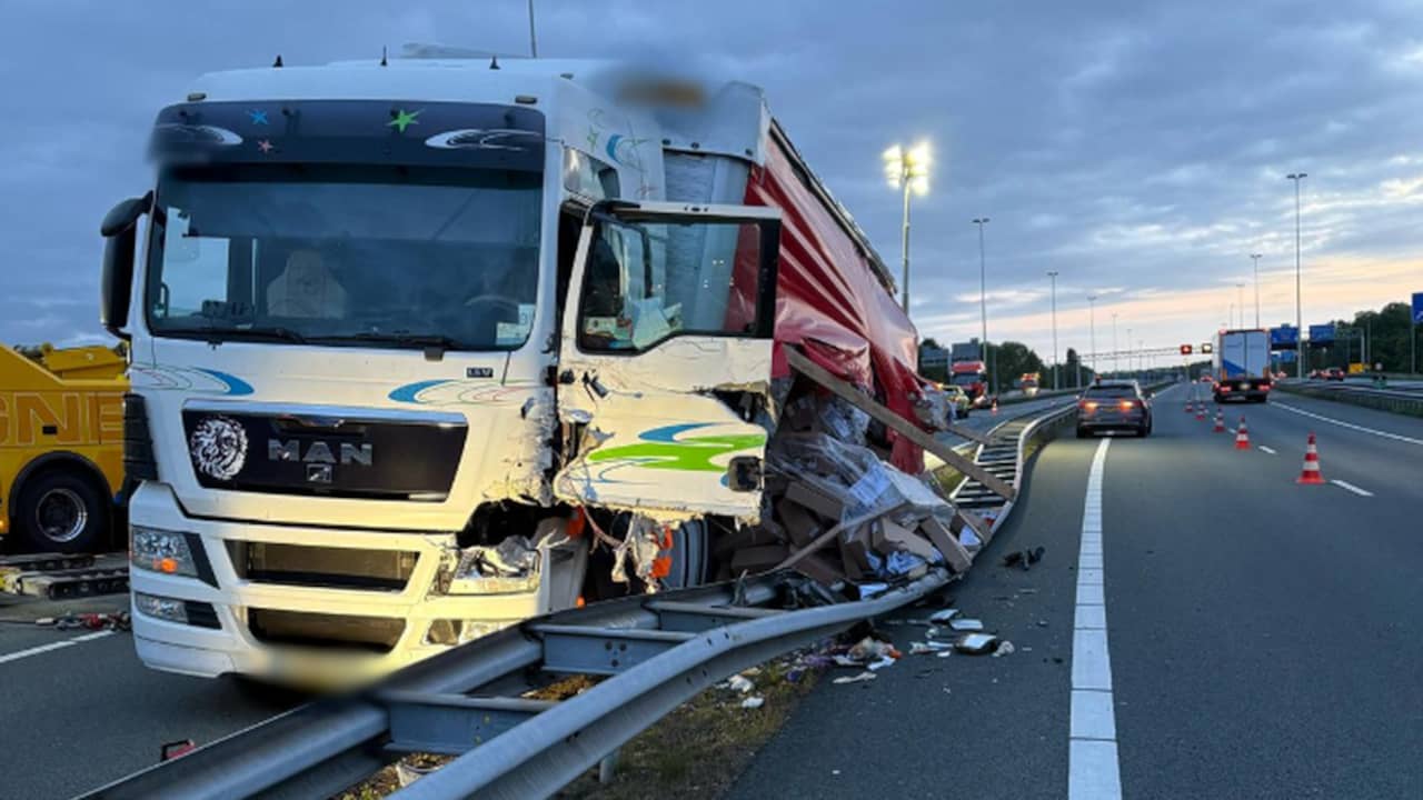 A28 bij Hoevelaken wordt weer vrijgegeven na urenlange problemen | Binnenland | NU.nl