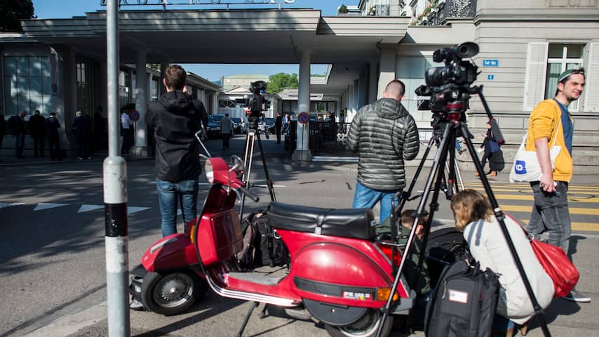 Zwitserse justitie onderzoekt toewijzing WK 2018 en 2022 | Algemeen | NU.nl