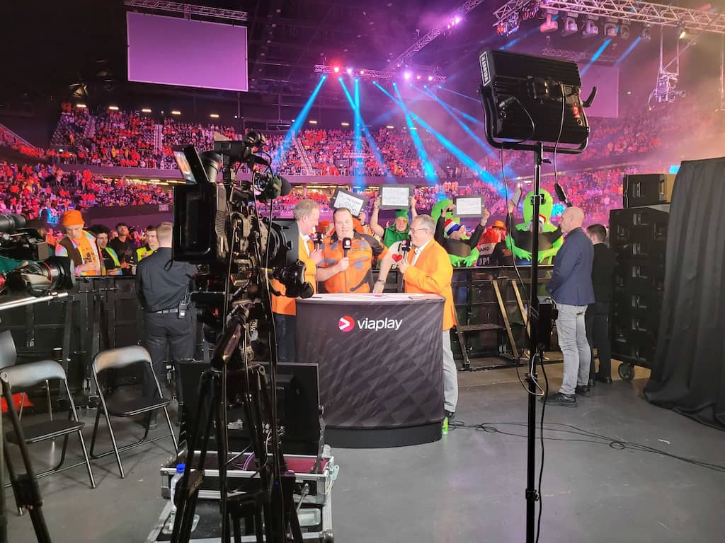 Live darts | Dobey klopt Bunting en wint Premier League-avond in Ahoy ...