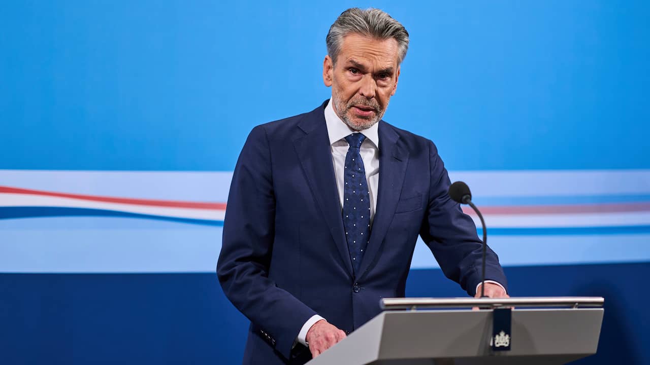 Kabinet-Schoof overleeft weer een crisis, maar zweem van racisme blijft ...
