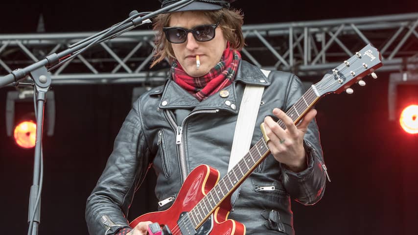Di-rect gitarist Spike 'niet welkom' bij hotels Texel | Media en ...