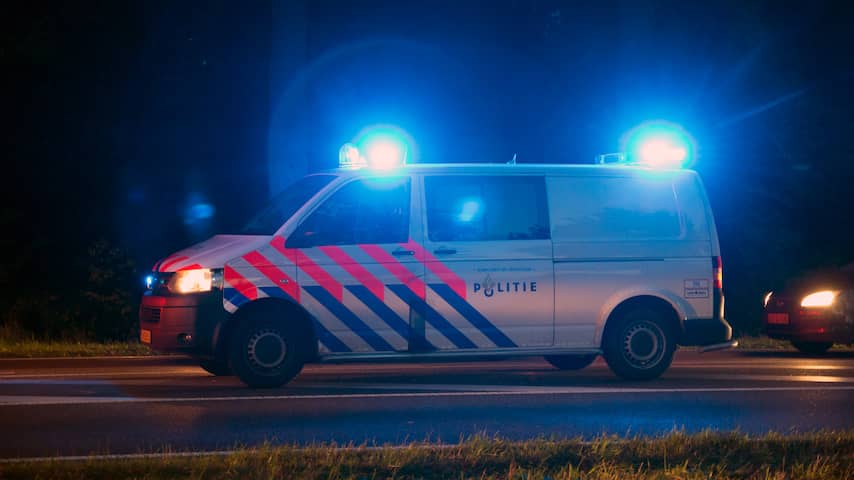 Man (44) overleden na frontale botsing met rouwwagen in Noord-Brabant