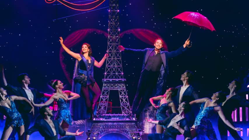 Boszhard toont in Moulin Rouge donkere kant: 'Hij is meer dan showman ...