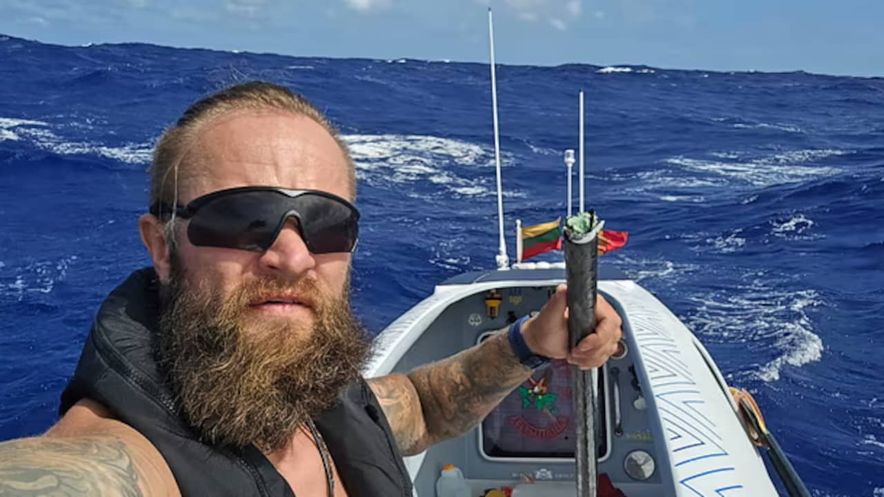 Roeier die vanuit VS vertrok zendt bij Australië noodsignaal uit ...