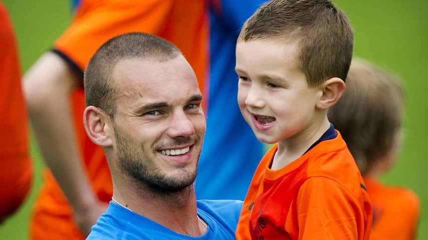 Jessey Sneijder (19) maakt vader 'trots' met debuut: 'Natuurlijk helpt ...