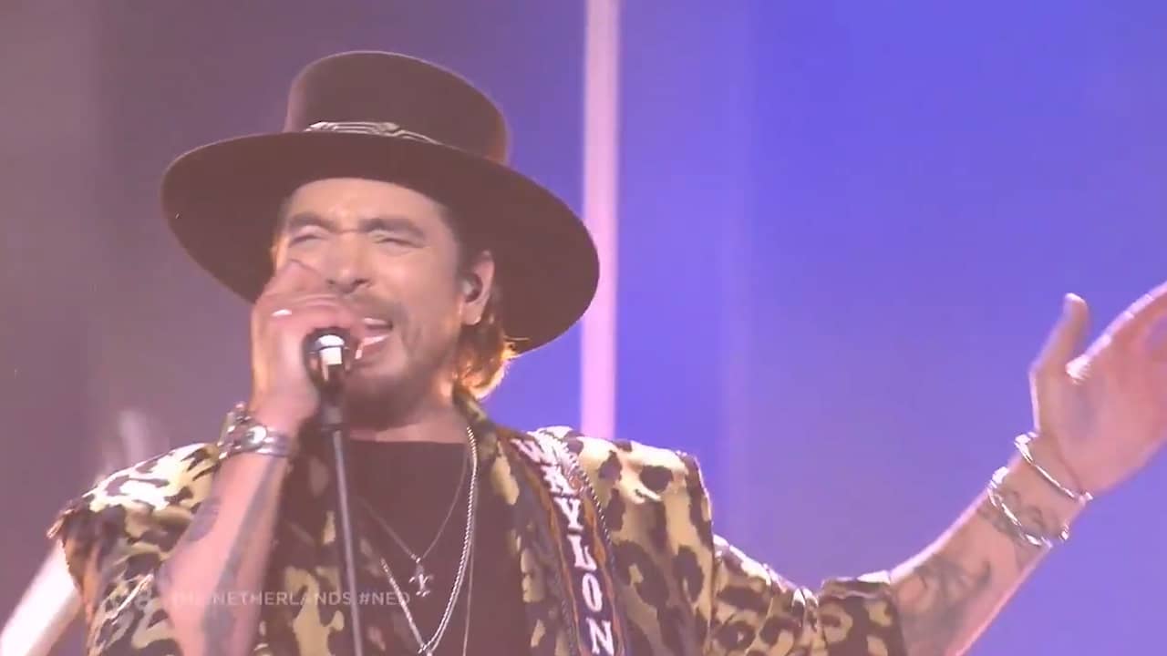 Waylon treedt als 23e op tijdens finale Eurovisie Songfestival ...