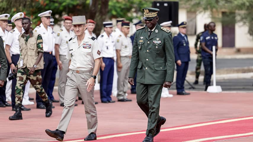 Frans leger verlaat met Senegal laatste voormalige kolonie in West ...