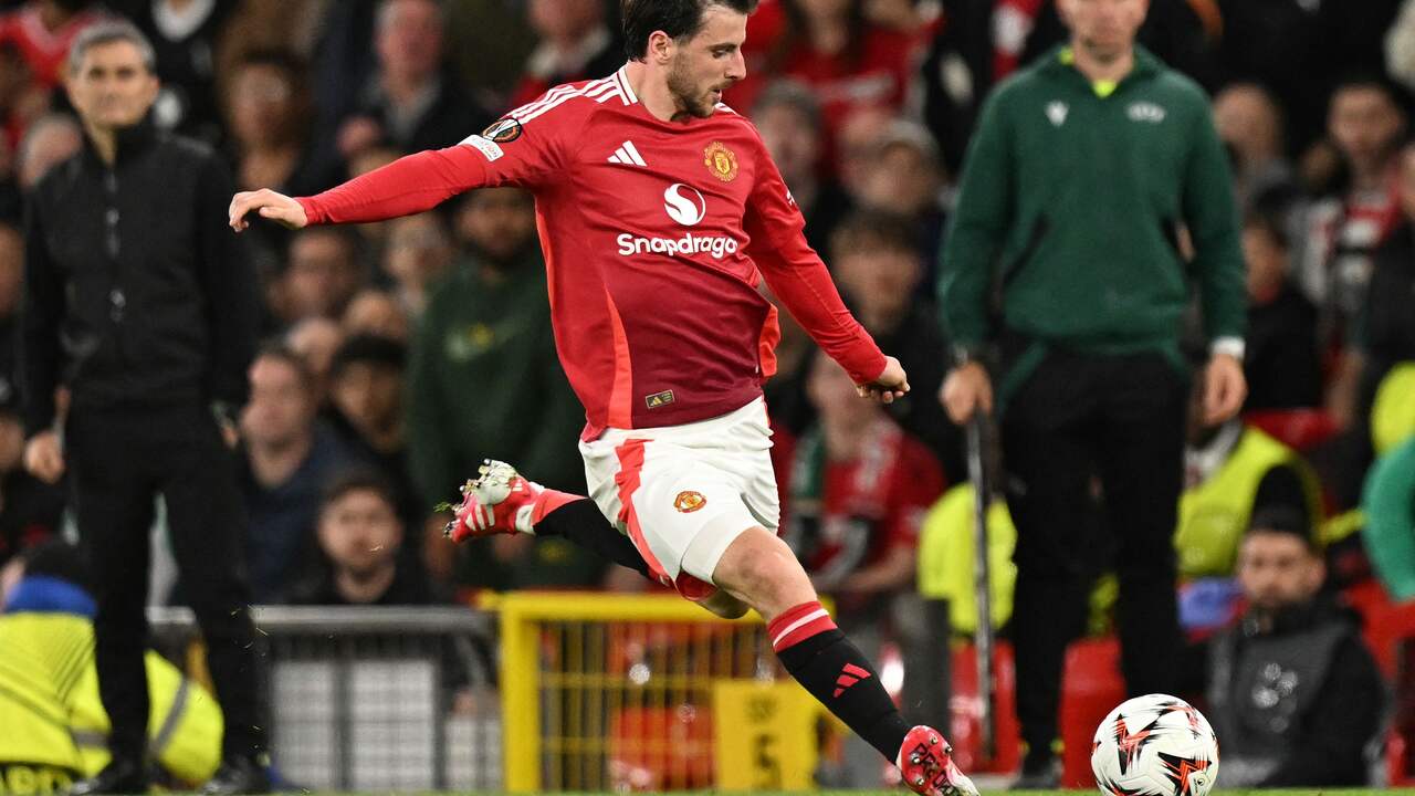 Mason Mount schiet van afstand in leeg doel | NU.nl