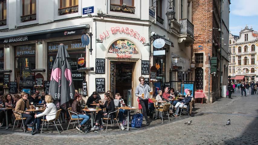België verbiedt roken en vapen op terrassen en in rookruimtes vanaf ...