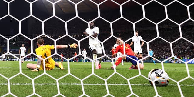 Spanje verovert Europese titel na late goal in finale tegen Engeland ...