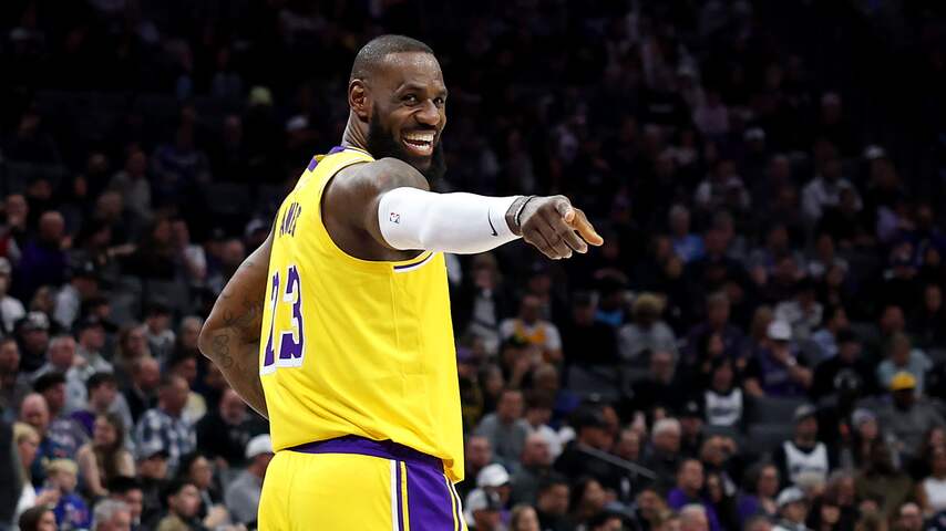 LeBron James schrijft wéér NBA-geschiedenis en onttroont Abdul-Jabbar ...