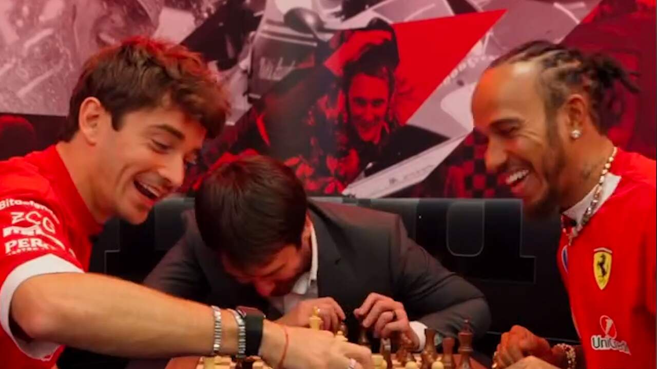 F1-coureurs Hamilton en Leclerc schaken met grootmeester in Bakoe | NU.nl