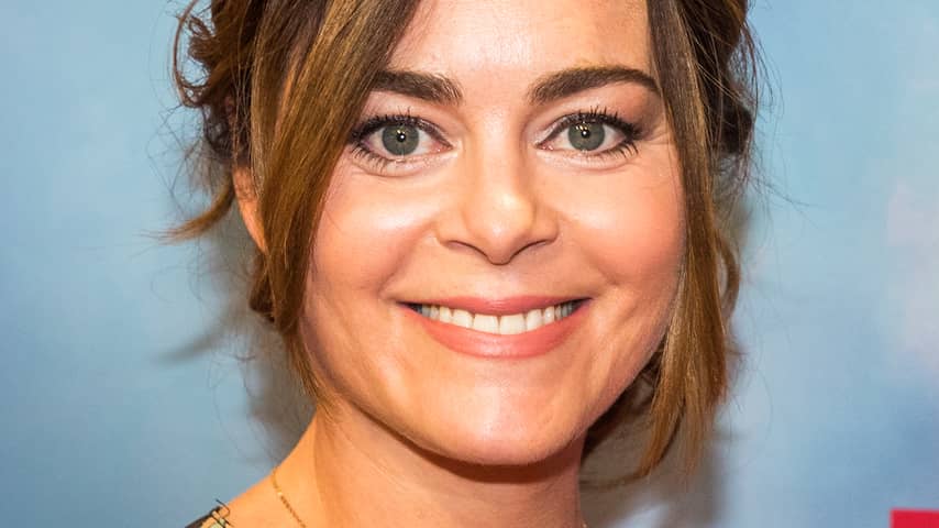 Kim-Lian van der Meij nieuwe presentator SBS6-quiz 5 Golden Rings ...