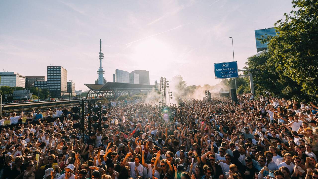 Het verhaal achter de Highway Rave: hoe de A10 voor één dag een ...