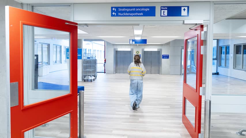 Een derde van werktijd in zorg gaat op aan administratie: 'Ronduit ...