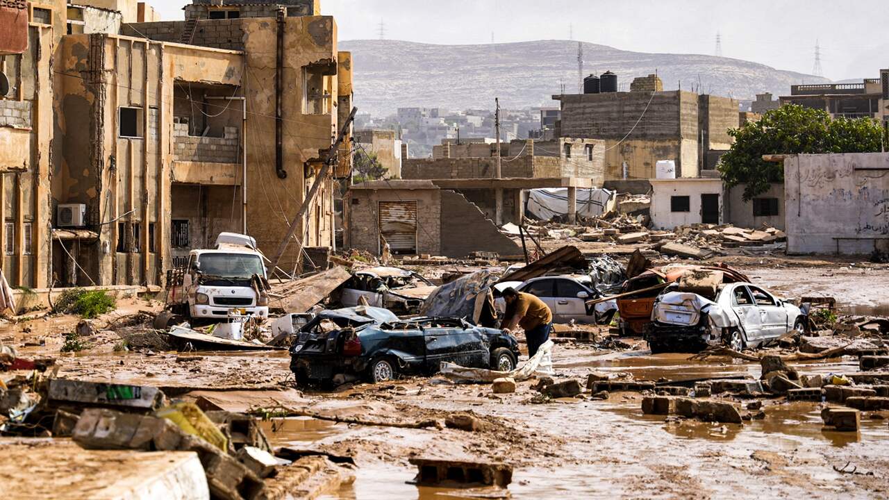 Zeker 2.300 doden in Libische stad Derna na overstromingen | Buitenland ...