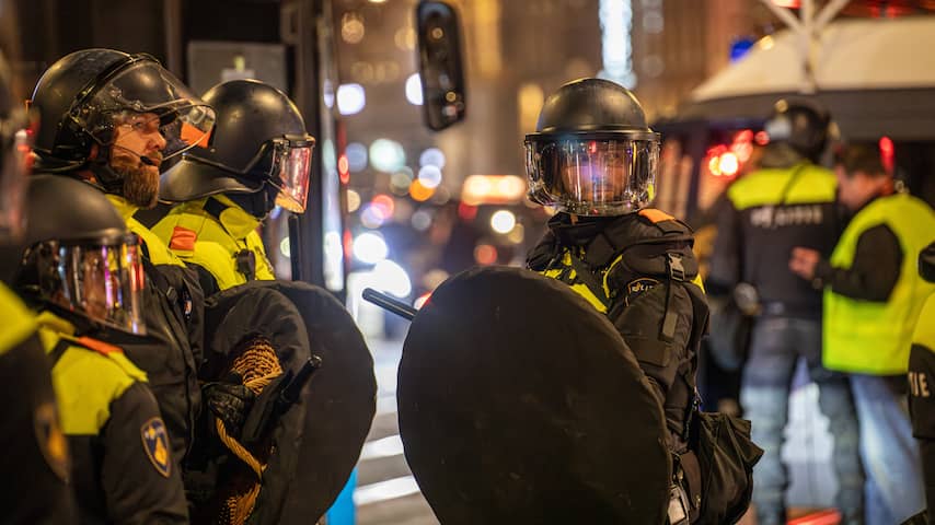 Oproep tot rellen op dinsdagavond baart politie Amsterdam zorgen ...