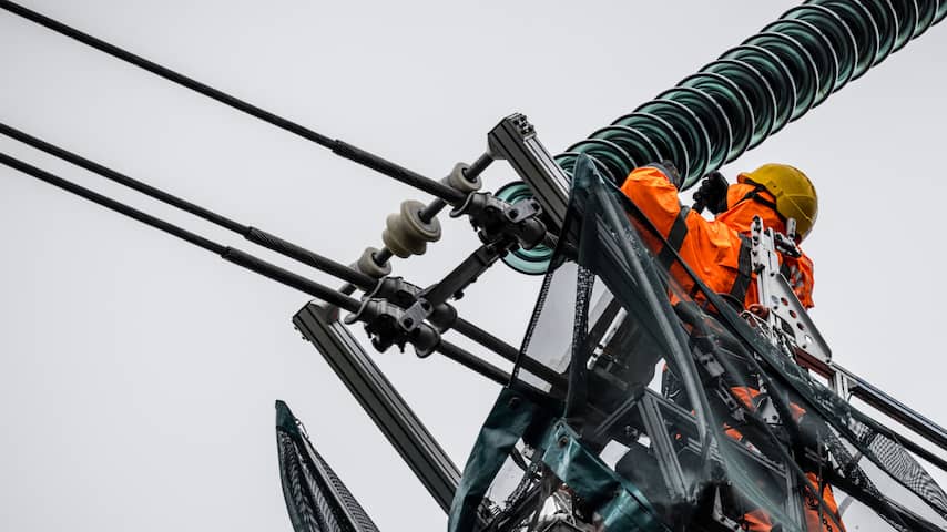 Elektriciteitsnet Rotterdam en omgeving bereikt maximale capaciteit | Economie | NU.nl