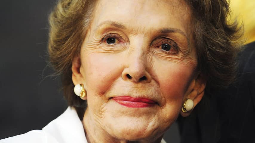 Voormalige presidentsvrouw Nancy Reagan (94) overleden | Buitenland | NU.nl