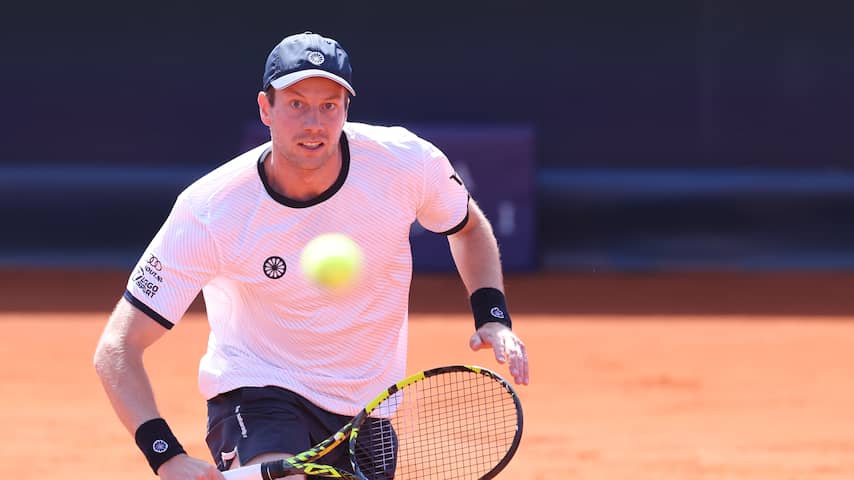 Van de Zandschulp lijkt op tijd fit voor Roland Garros: 'Gaan sowieso ...