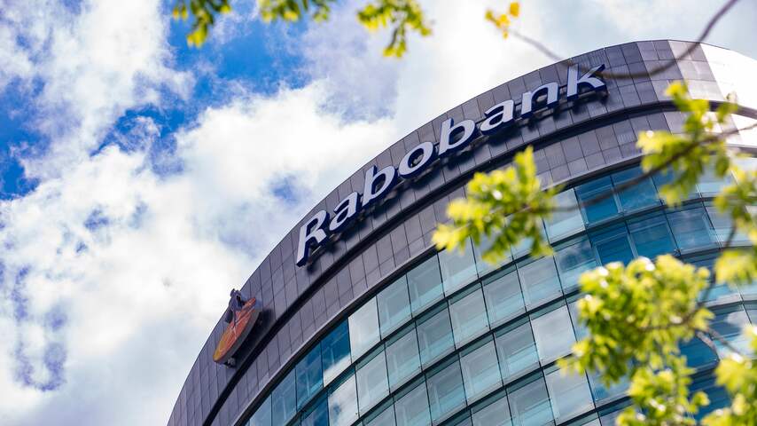 Ook Rabobank laat meer klanten betalen om te kunnen sparen | Economie ...