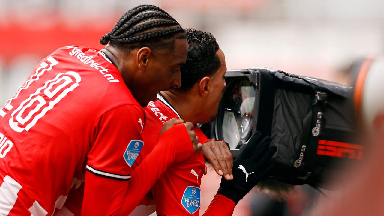 PSV mede dankzij prachtgoal van boze Ihattaren probleemloos langs Heracles | Voetbal | NU.nl