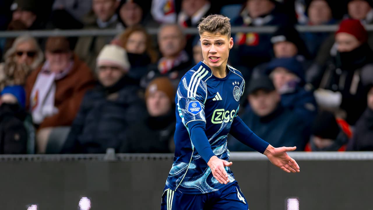 Ajax-talent Sean Steur (18) breekt door: 'Een nachtclub is niks voor mij' | Voetbal | NU.nl