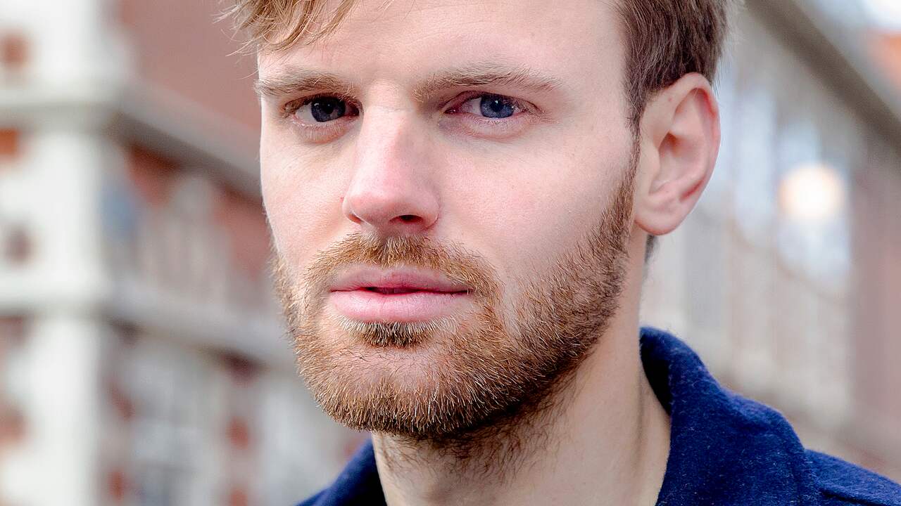 Dichtbundel Tim Hofman op tweede plaats Bestseller 60 binnengekomen ...