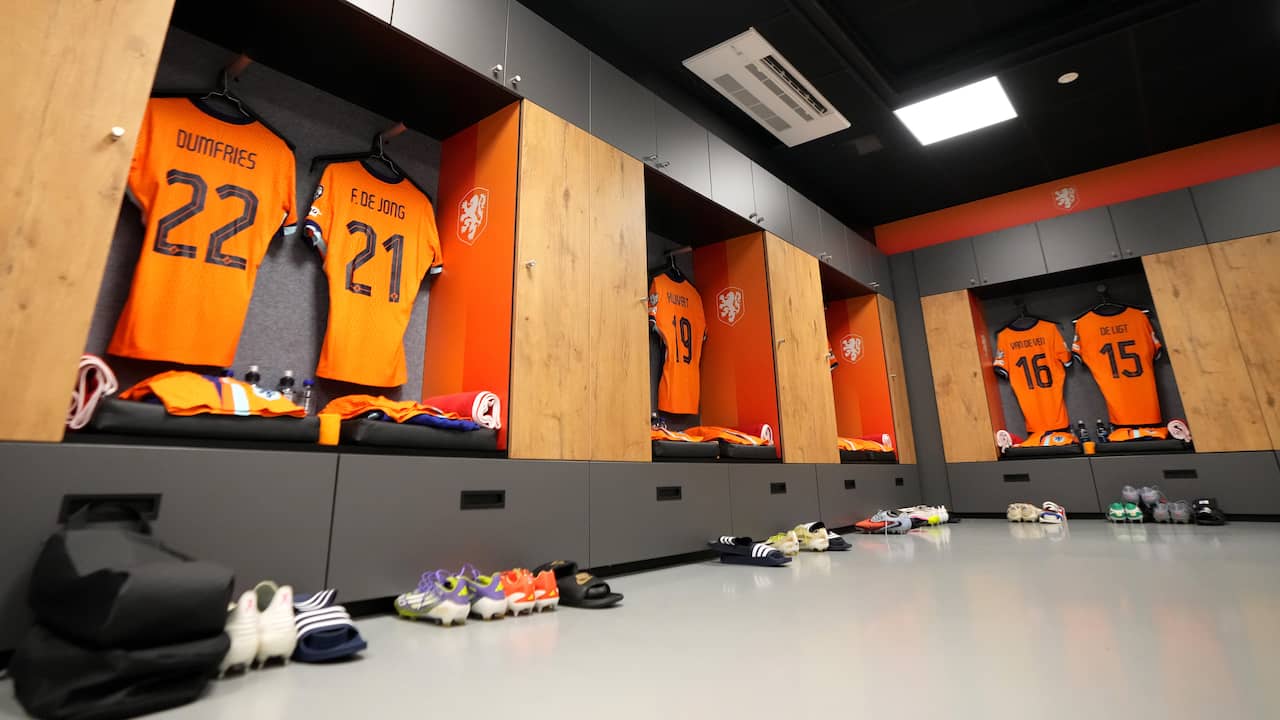 Koeman verkiest Van de Ven boven Aké in WK-kwalificatieduel Oranje met ...