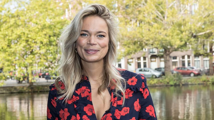 Jet van Nieuwkerk bevallen van zoon Oos: 'Alsof het nooit anders is ...