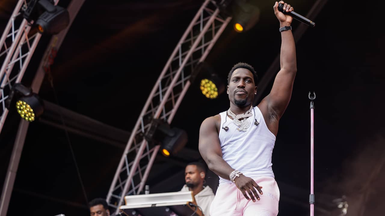 Frenna staat begin december voor het eerst als soloartiest in Ziggo ...