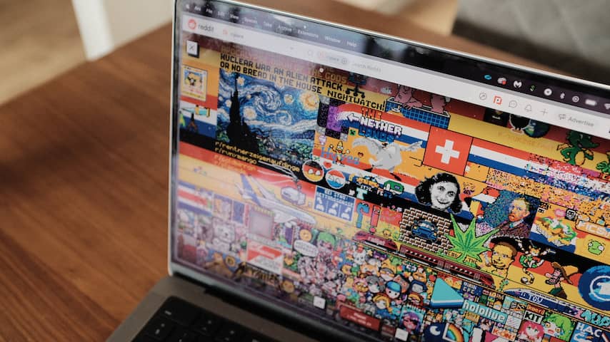 Duizenden Nederlanders strijden samen voor plek op Reddit-kunstwerk ...