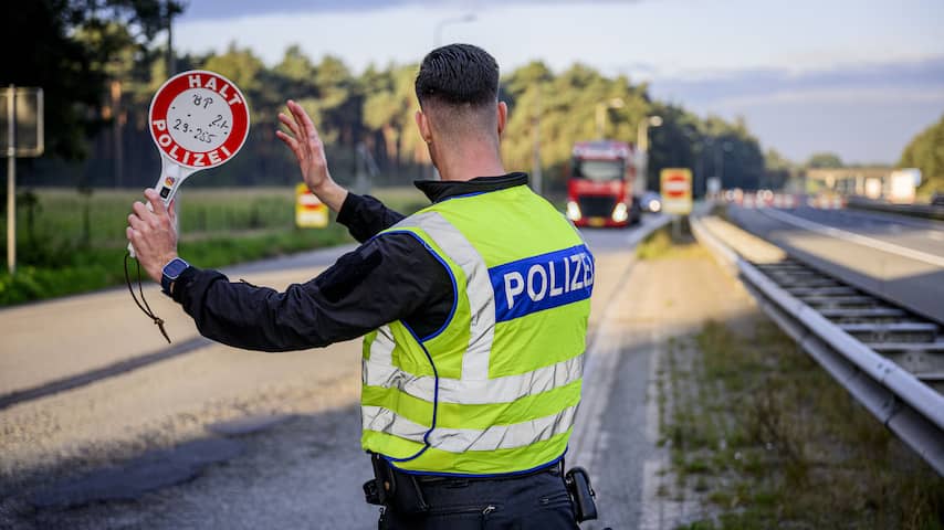 Duitsland verlengt extra grenscontroles met een half jaar | Buitenland ...