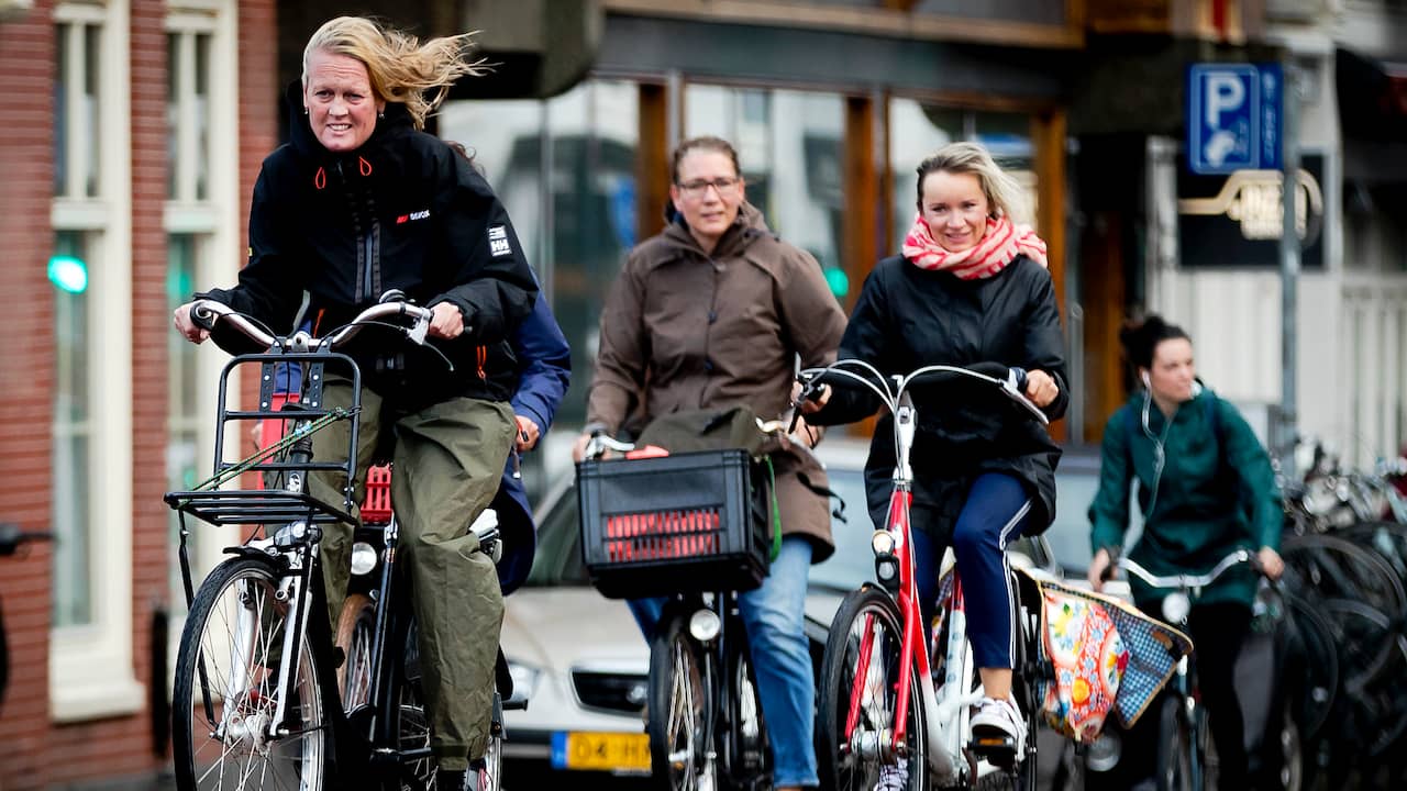 Utrecht maakt gevaarlijke Niels Bohrweg veiliger voor fietsers ...
