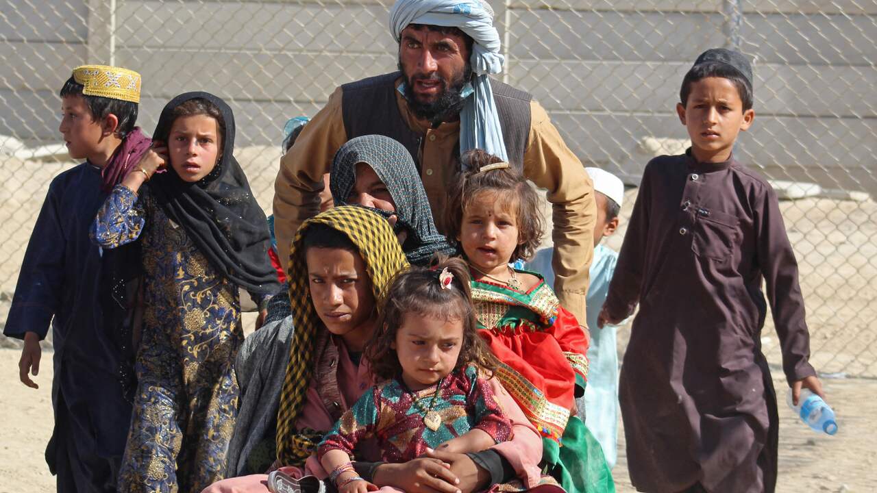 Opvanglocatie voor Afghaanse evacués geopend in Zeist, eerste ...