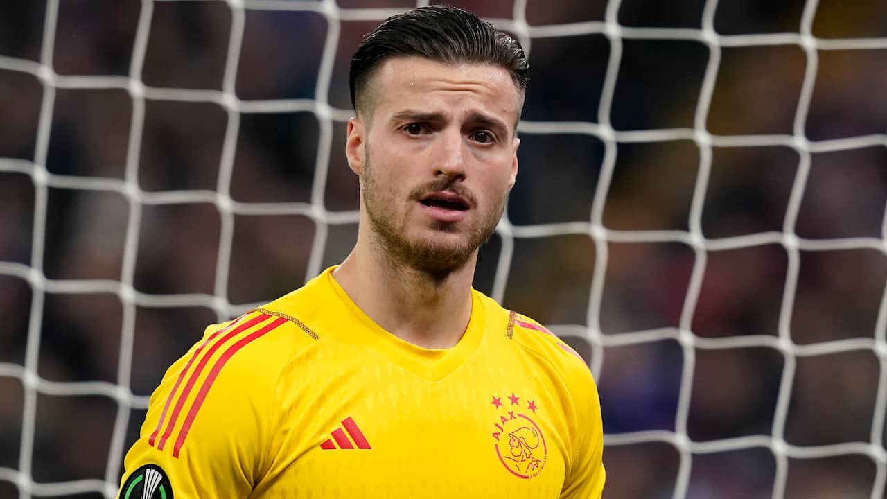Wéér klap voor Ajax: seizoen keeper Ramaj lijkt voorbij door ...