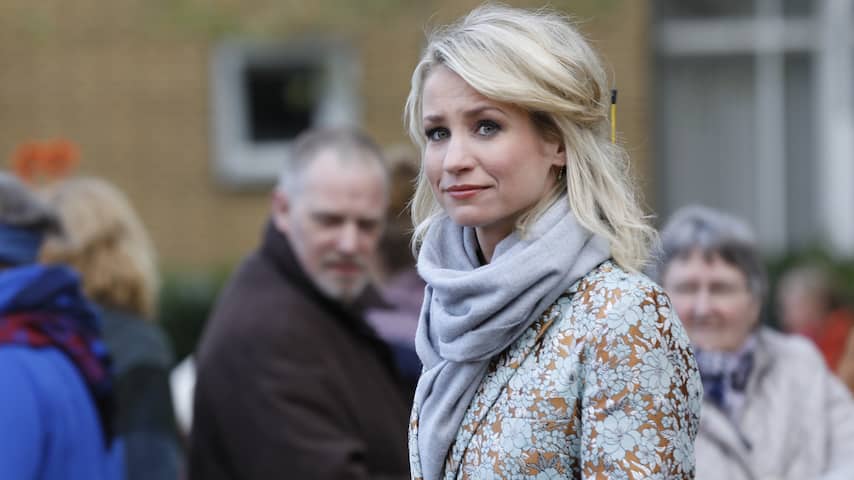 Moeder van Dionne Stax overleden: 'Kan het nog niet bevatten' | Media ...