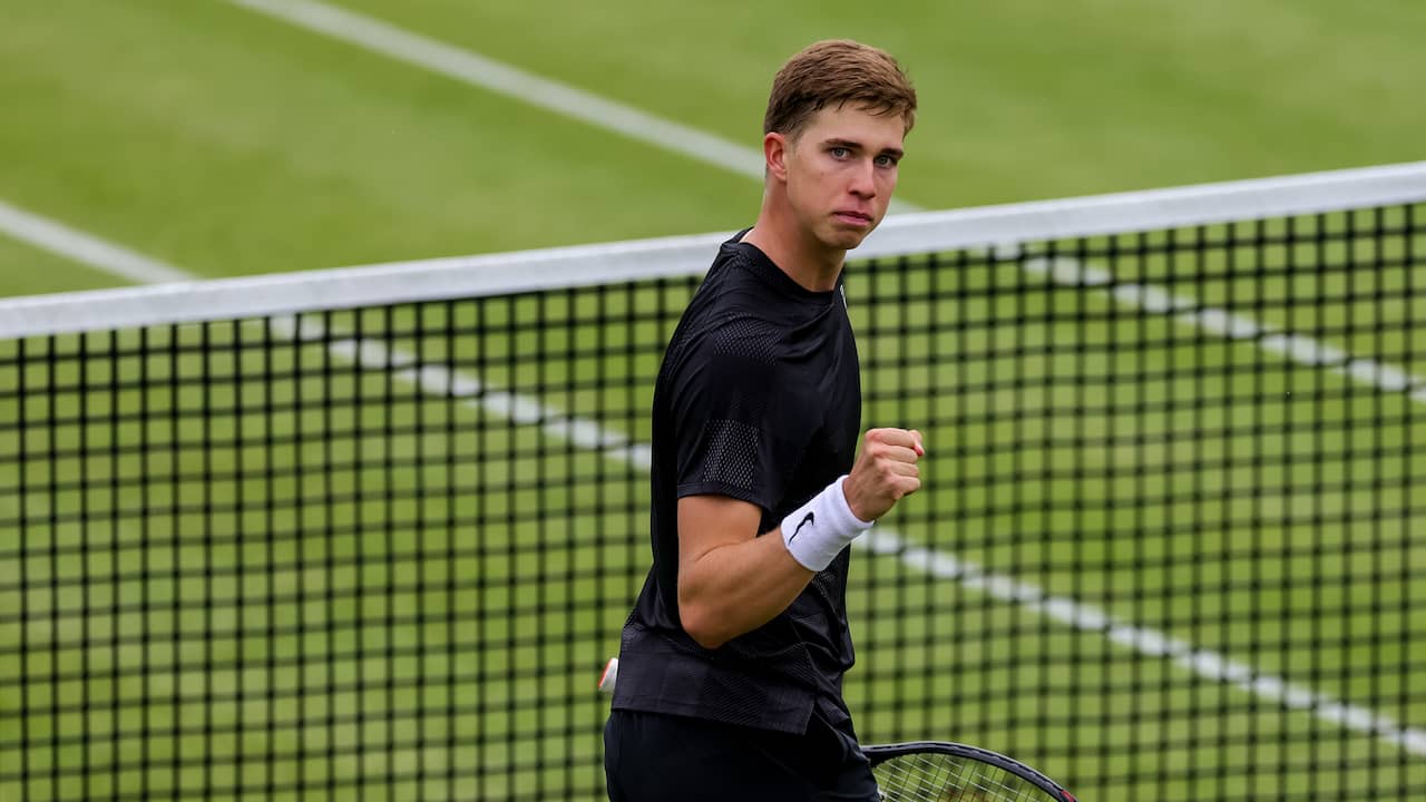 Tennistalent Boogaard fopt Medvedev met onderhandse service op Libema ...